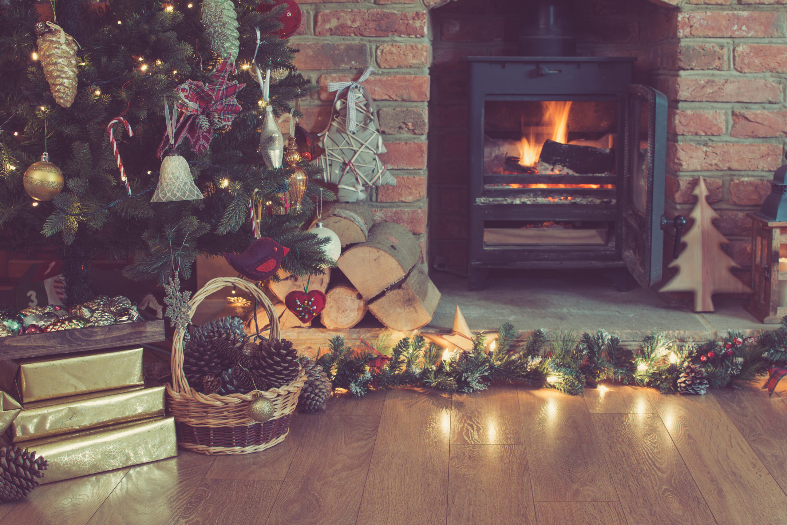 Creating a Cozy Christmas Atmosphere at Home: Tips and Tricks